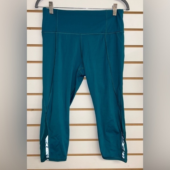 Athleta | Pants & Jumpsuits | Athleta Lightning Capri Leggings Mp Like ...